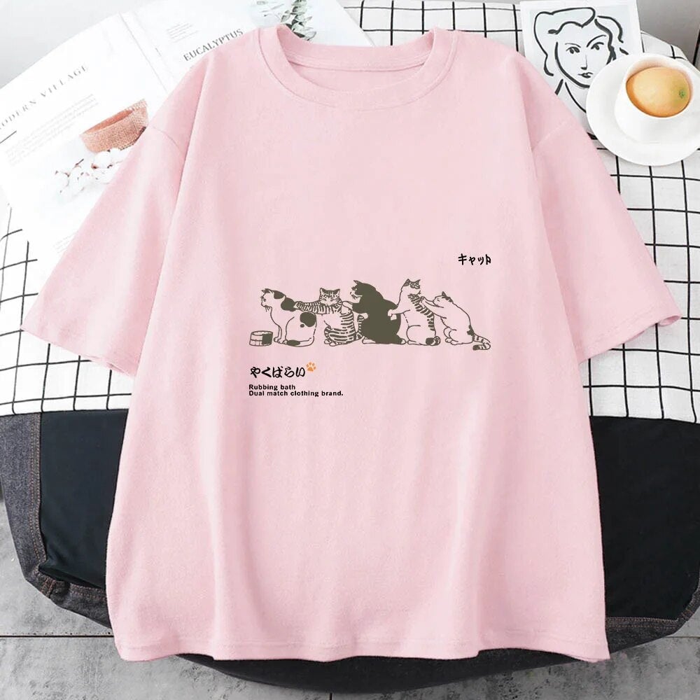 Cats Scratching Cats Backs Unisex Tee – Kawaiies